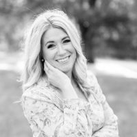 Contact – Laura Mayer